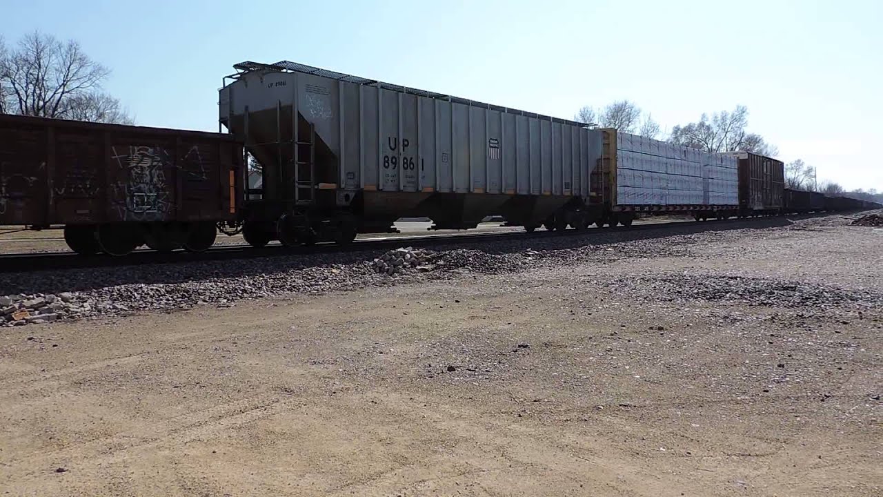 UP Manifest Train with a SD60M and a Mid DPU in Dixon IL 1080p HD - YouTube