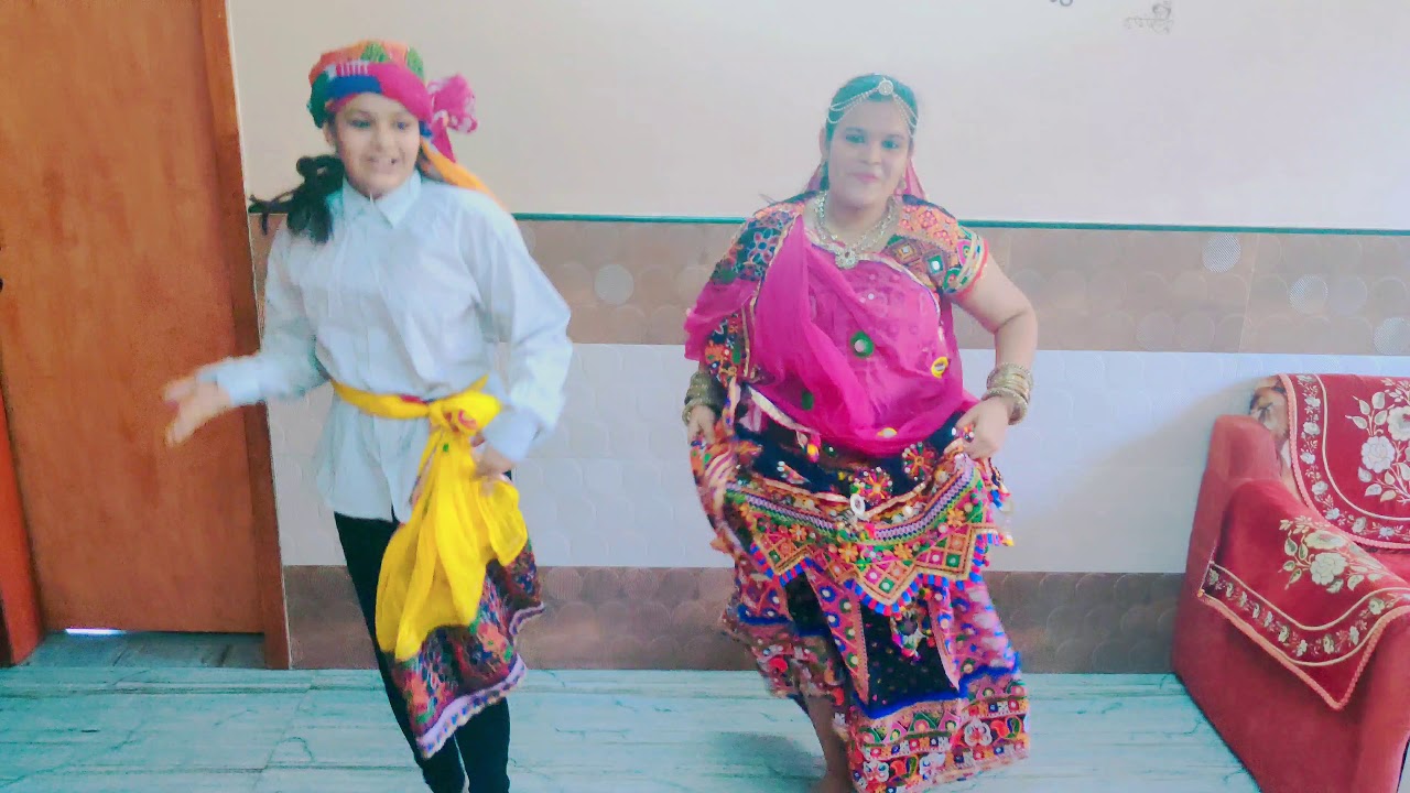 Dance on Marwari song - YouTube