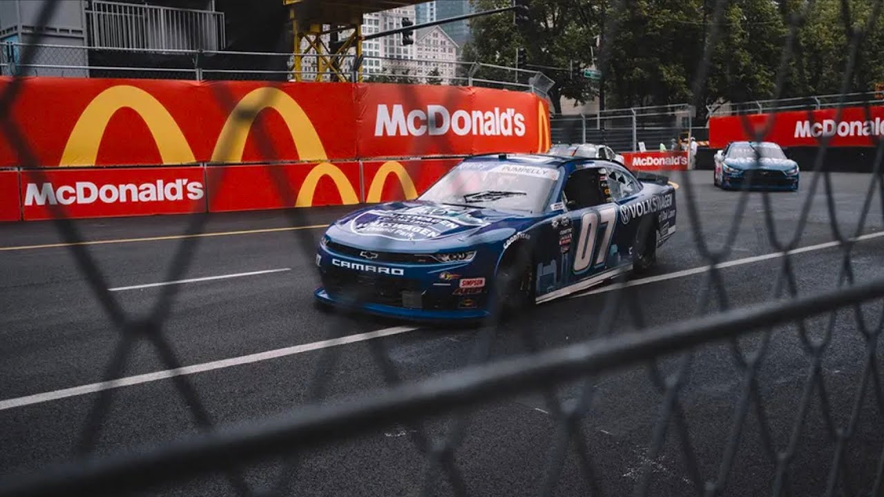 Chicago Nascar Street Race | 4K Footage - YouTube
