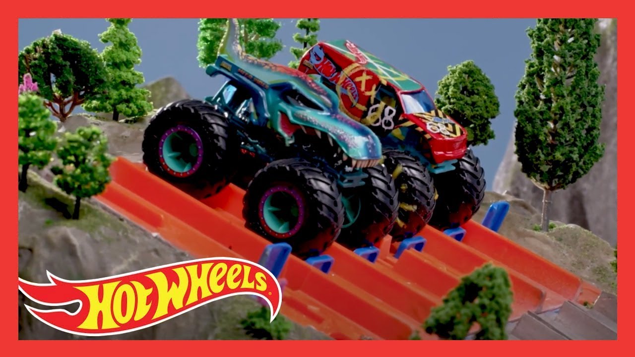 ¡Bigfoot, Mega-Wrex Dragon y Monster Trucks en TOURNAMENT OF TITANS ...