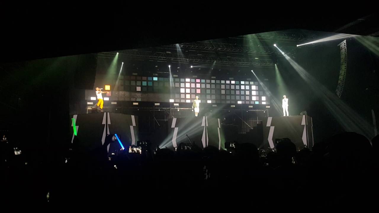 2016.08.07 일리네어 콘서트 오프닝 @ Yes 24 Live Hall - YouTube