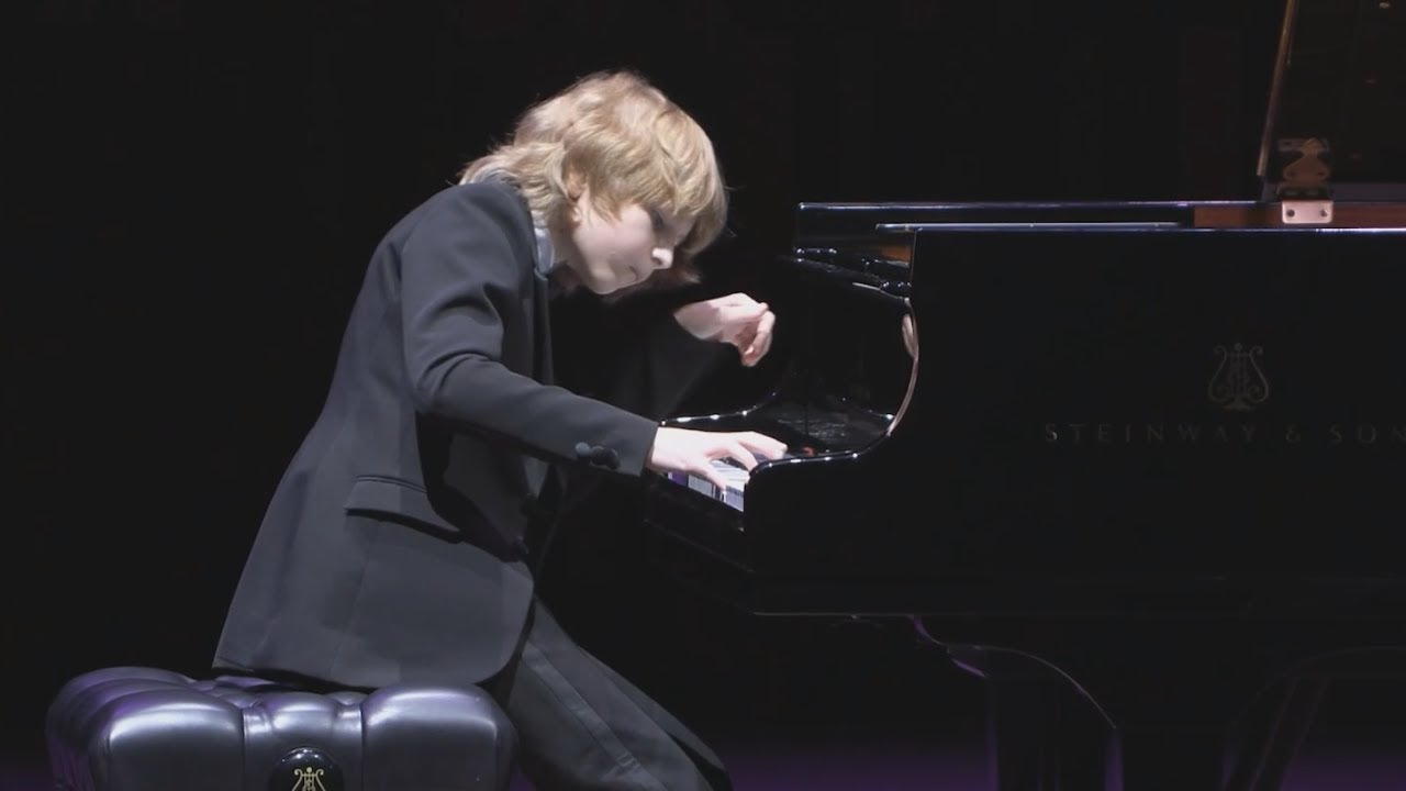 Frédéric Chopin Polonaise op.26, #1 in c# minor/ Elisey Mysin - YouTube