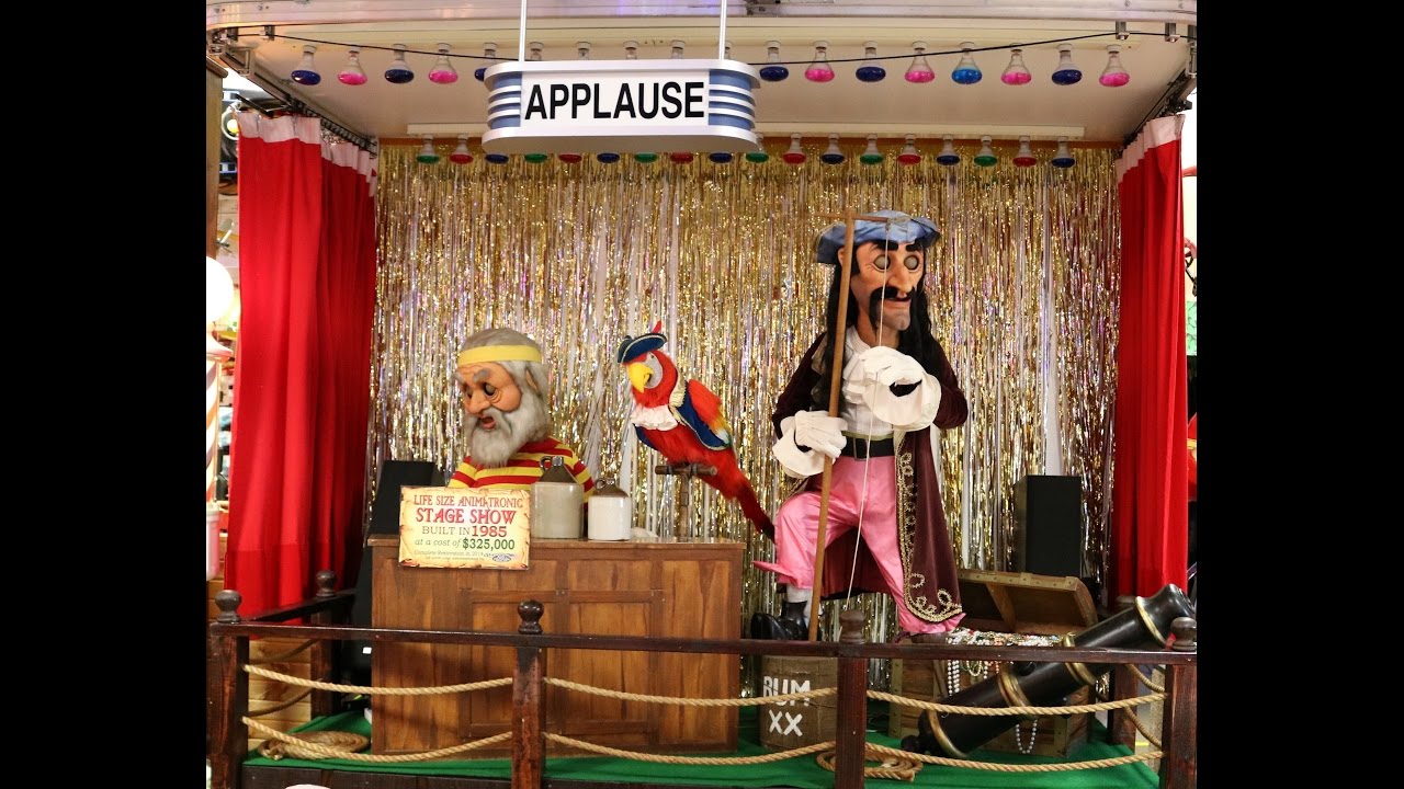 Animatronic Pirate Show - YouTube