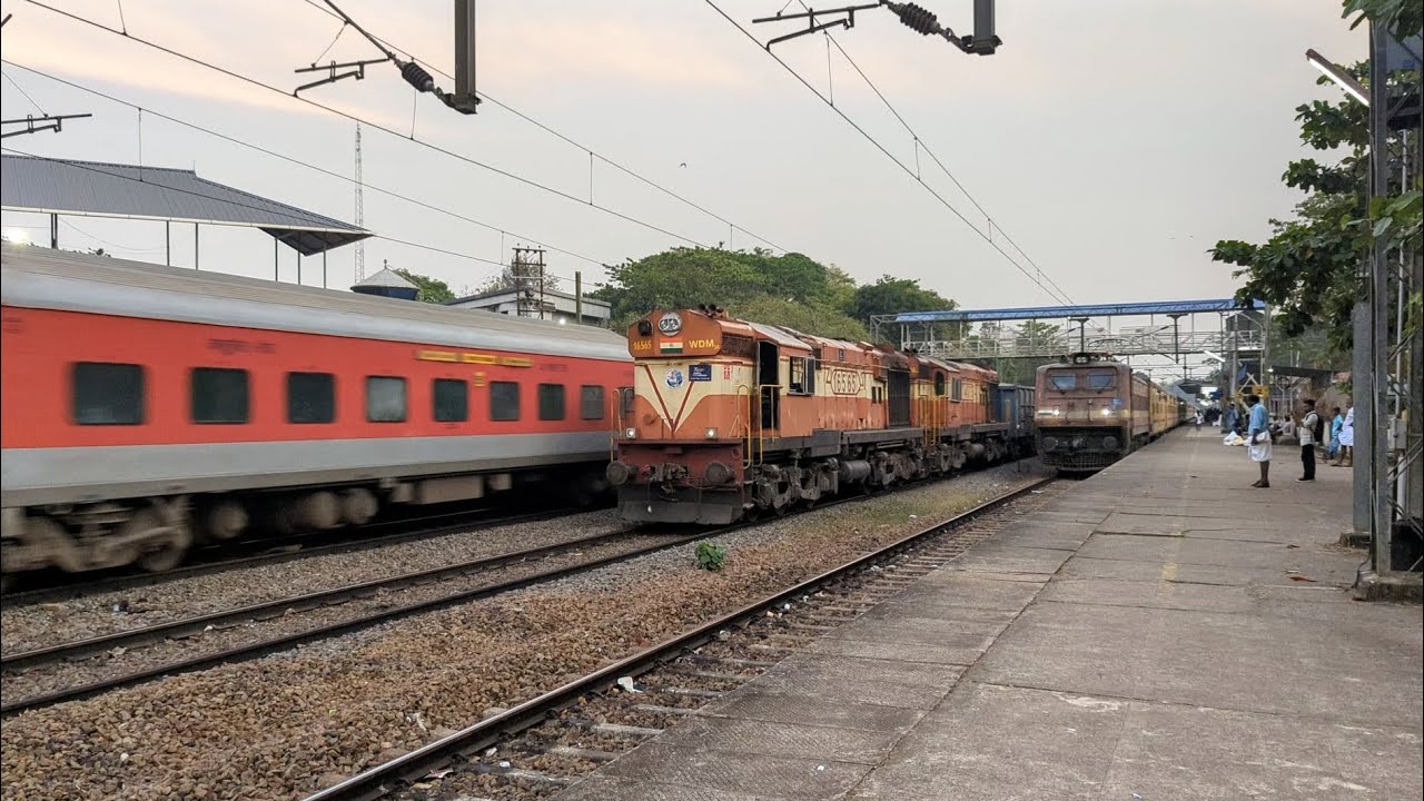 Hubballi SF Express Rajdhani Express WDM3A Twins Major Crossing at ...