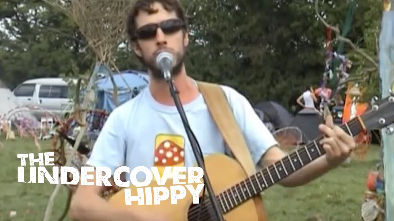 The Undercover Hippy - Why Do We Fight [Live at Small World Spring ...