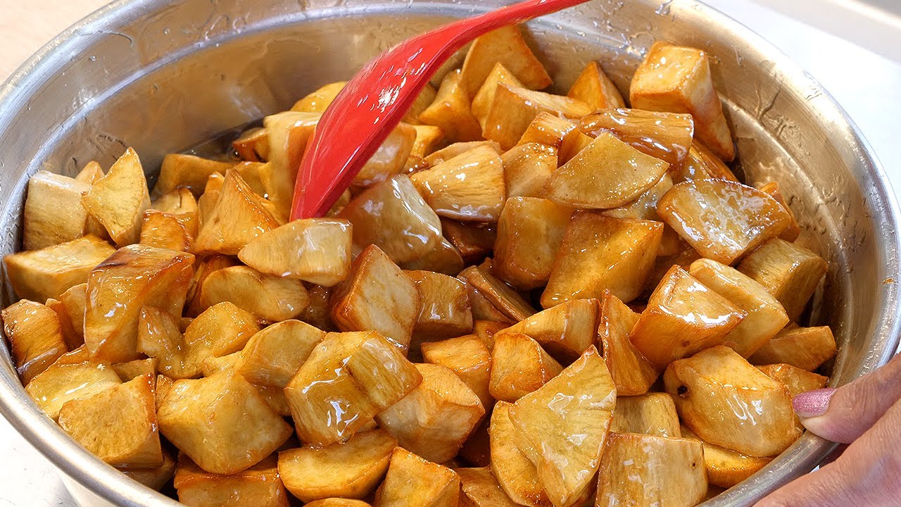 부산 고구마맛탕 / deep fried sugar glazed sweet potato wedges / korean street ...