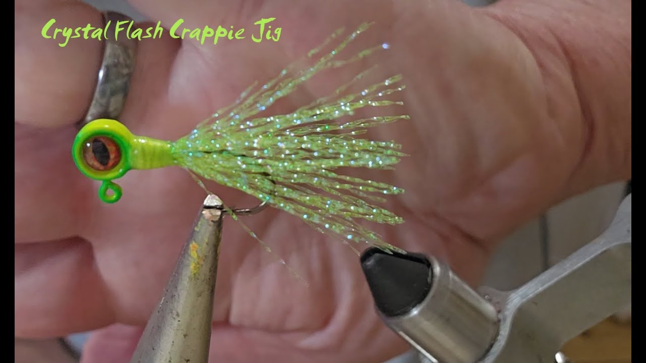 Tying A Crystal Flash Crappie Jig - YouTube