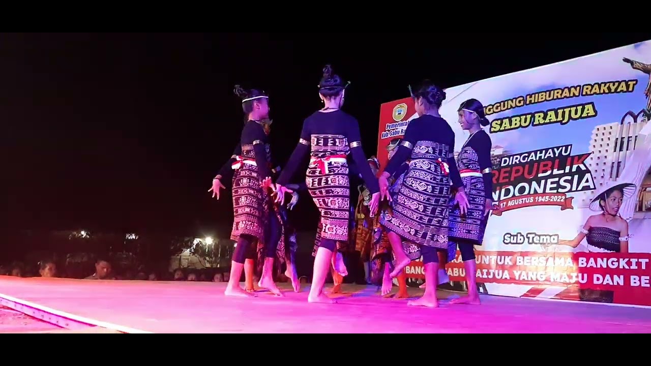 😱 Viral Juara 1 Tarian Kreasi Adat Sabu Raijua. Bidadari GBI-Seba Kota ...