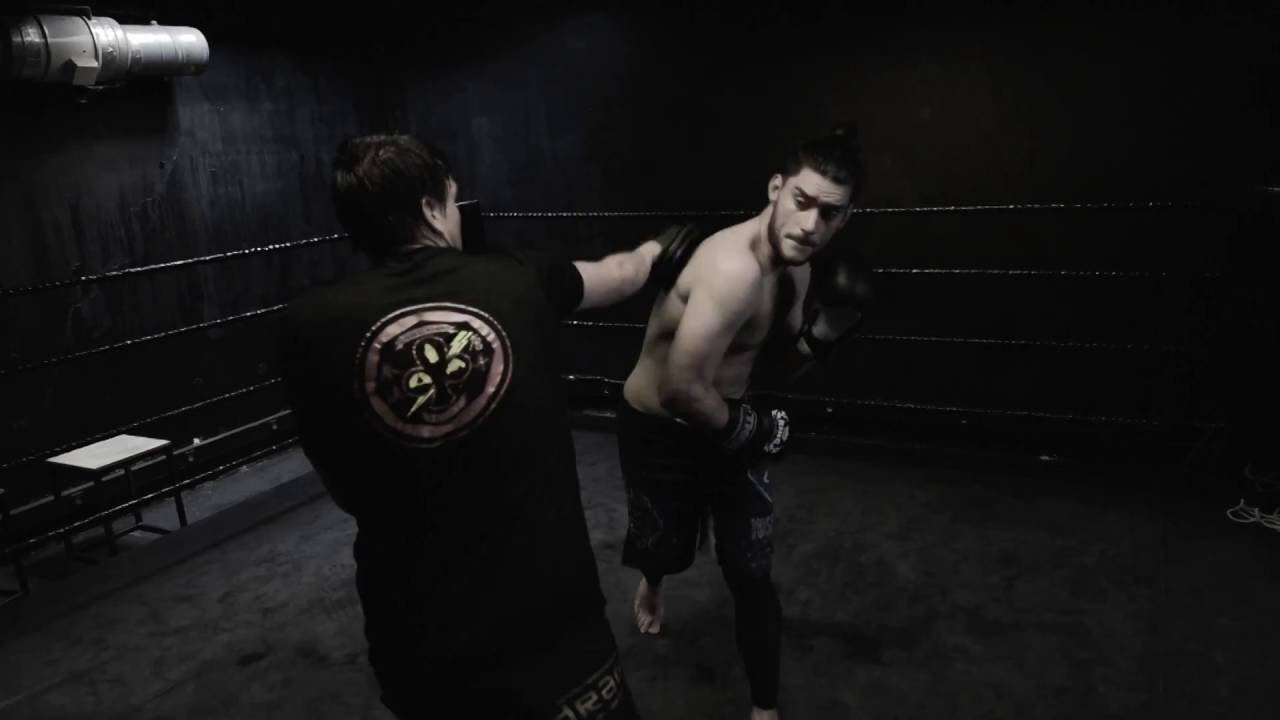 Leslie "la pêche" James - MMA Training - YouTube