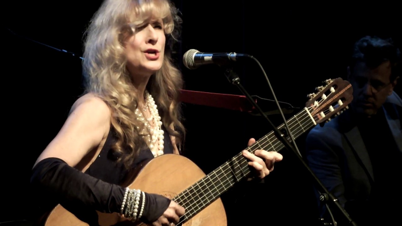 Andrea Carlson & the Love Police - Mysterious Moon - YouTube