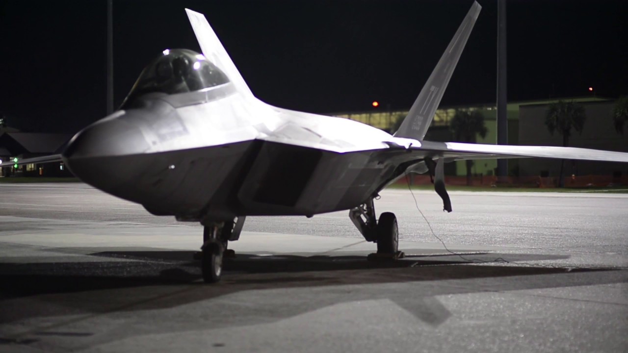 F-22 Raptor Night Flying - YouTube