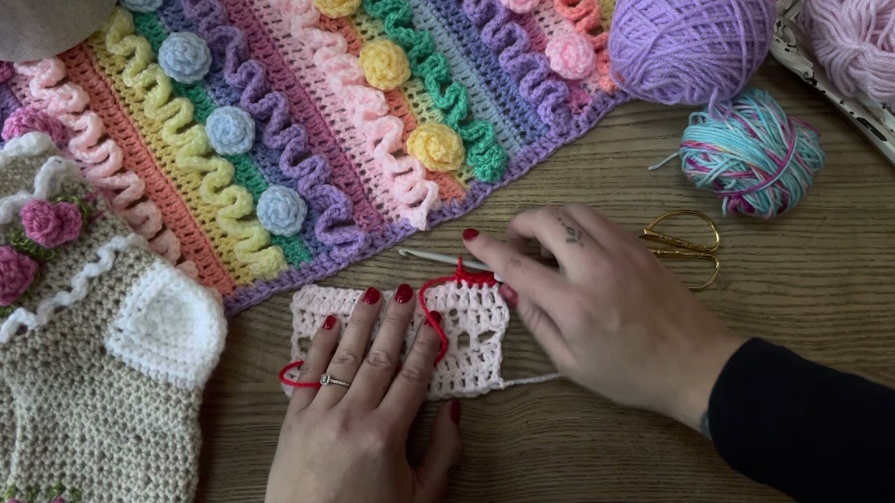 Roses & Ruffles Stitch Technique how to tutorial - crochet pattern ...