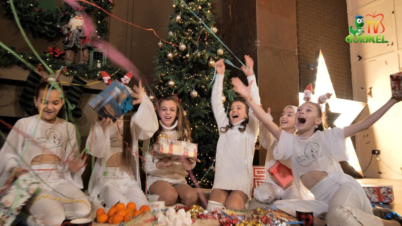 Iana Dimitrova & Alexandra Baron (Picături Muzicale) - Christmas Party ...