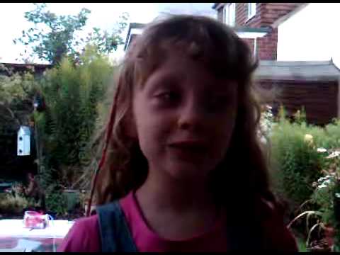 Libby Robinson 2010 sings over the raindow - YouTube