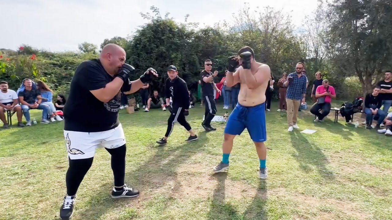 PEPPERONI CINGHIALETTO VS BIG MAC RHINO !! BIG FIGHT !! - YouTube