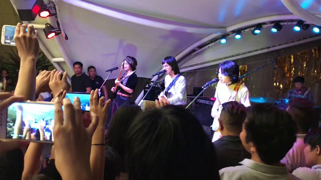 IV OF SPADES - MUNDO - LONGEST LIVE VERSION - YouTube