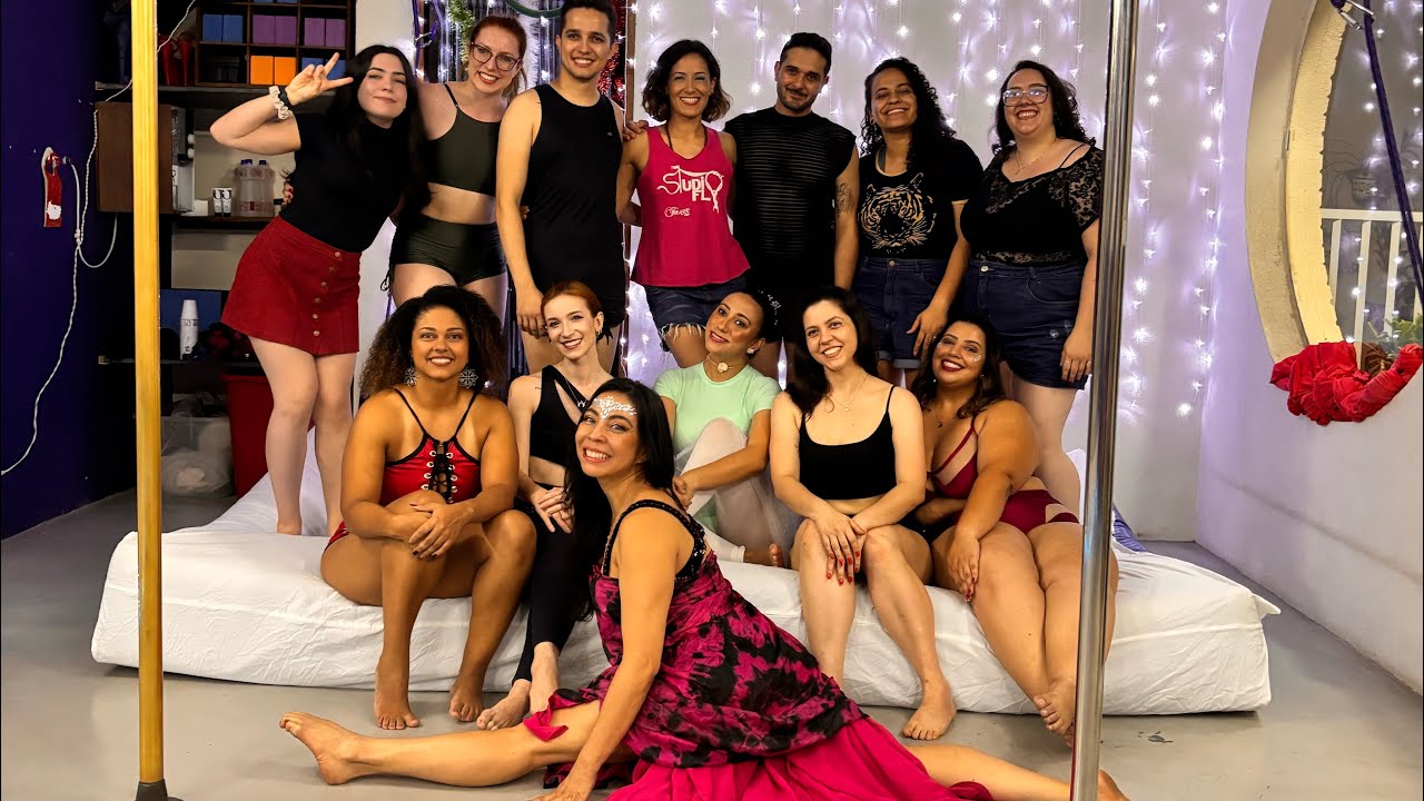 Thaís Pereira - Pole Dance - outro ângulo - SARAU FINAL DE ANO 2025 - STUDIO FLY THAÍS PEREIRA ...