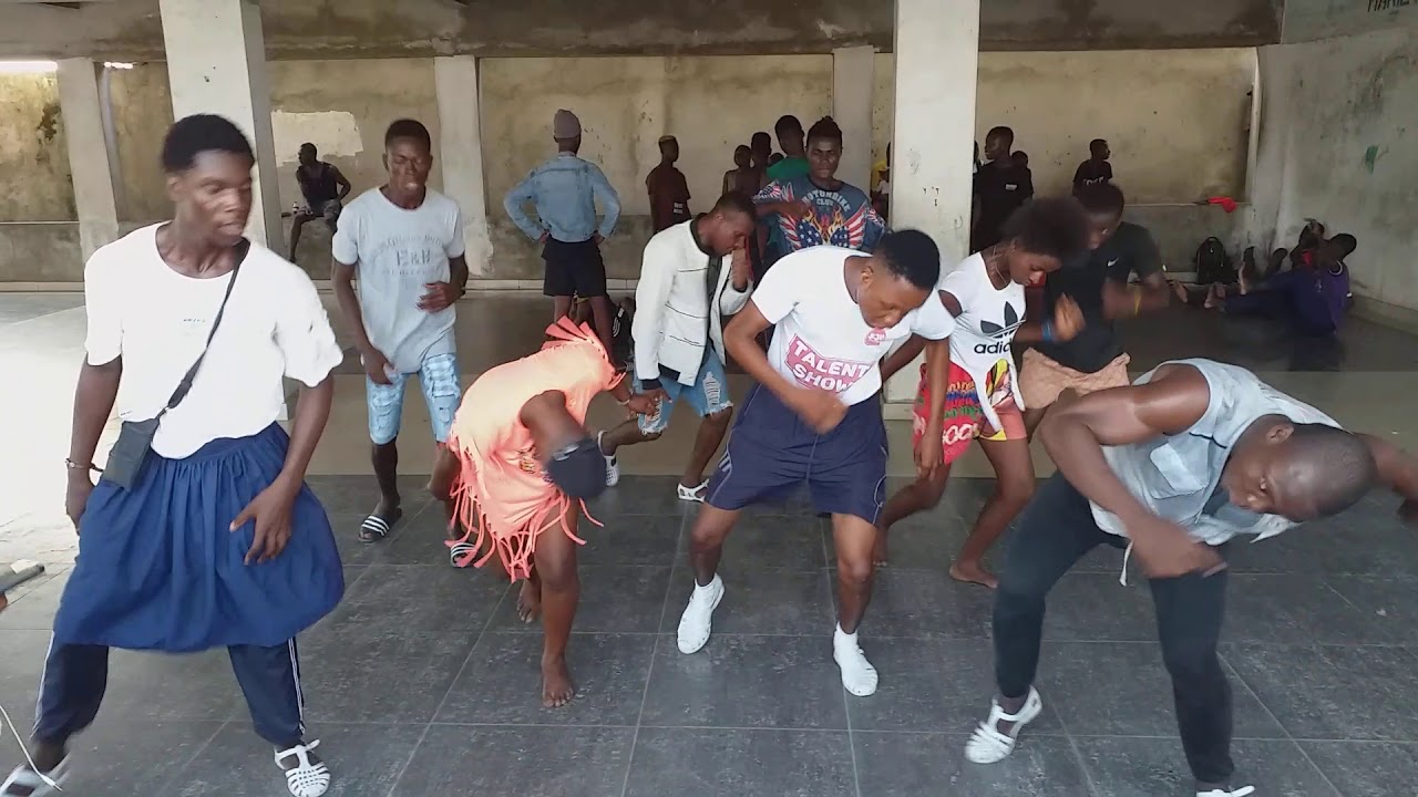 la coregrafi et la danse de LOGOBI LOGOBAÏ de dj ROI LION 👑🦁 - YouTube