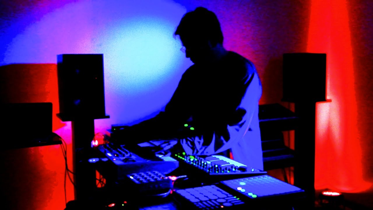 Rheyne - Live Jam 110 (Live Looping with Ableton Live) - YouTube
