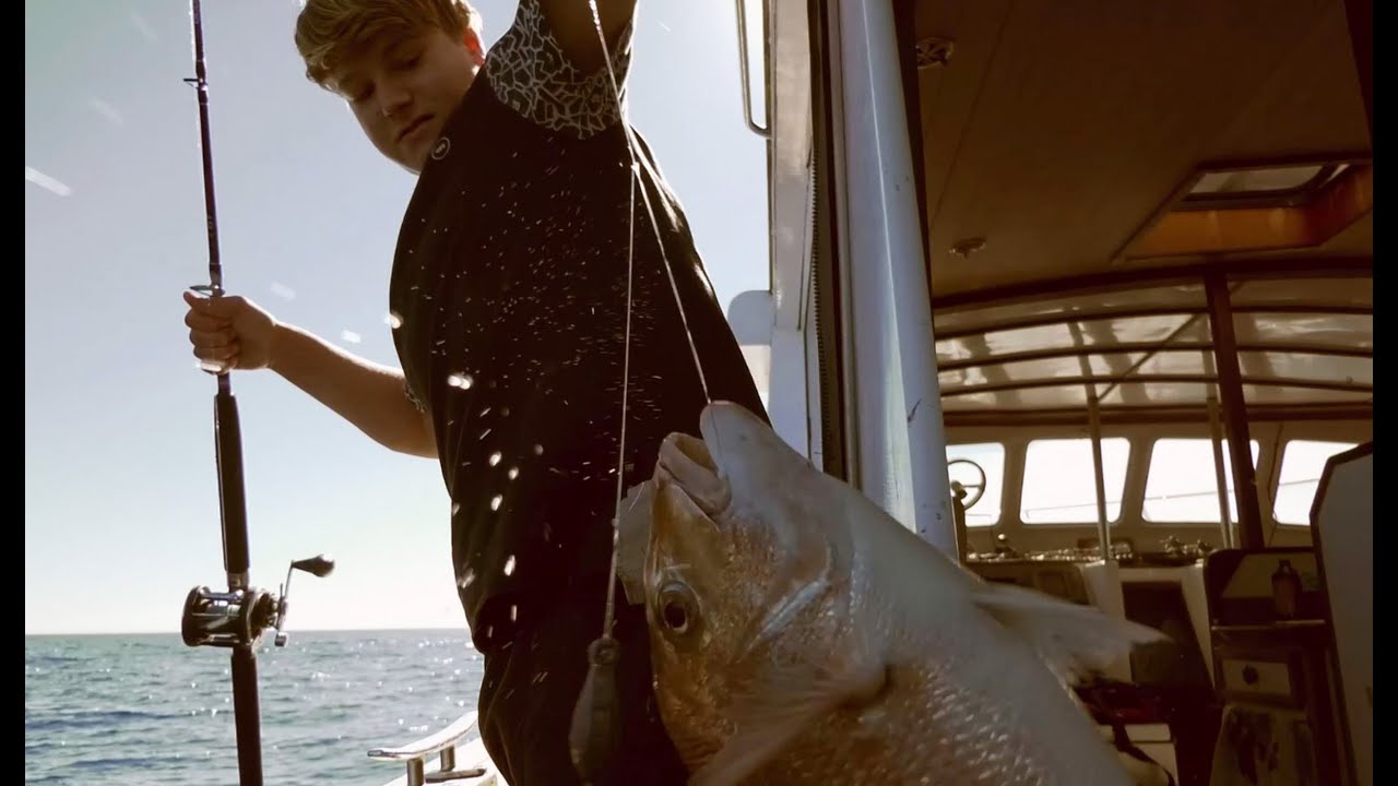 How to tie a simple 2 hook dropper rig - YouTube