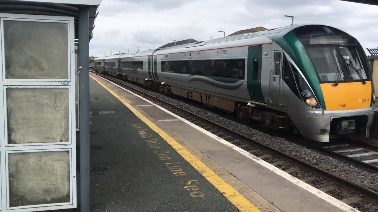 22000 class at Laytown - YouTube