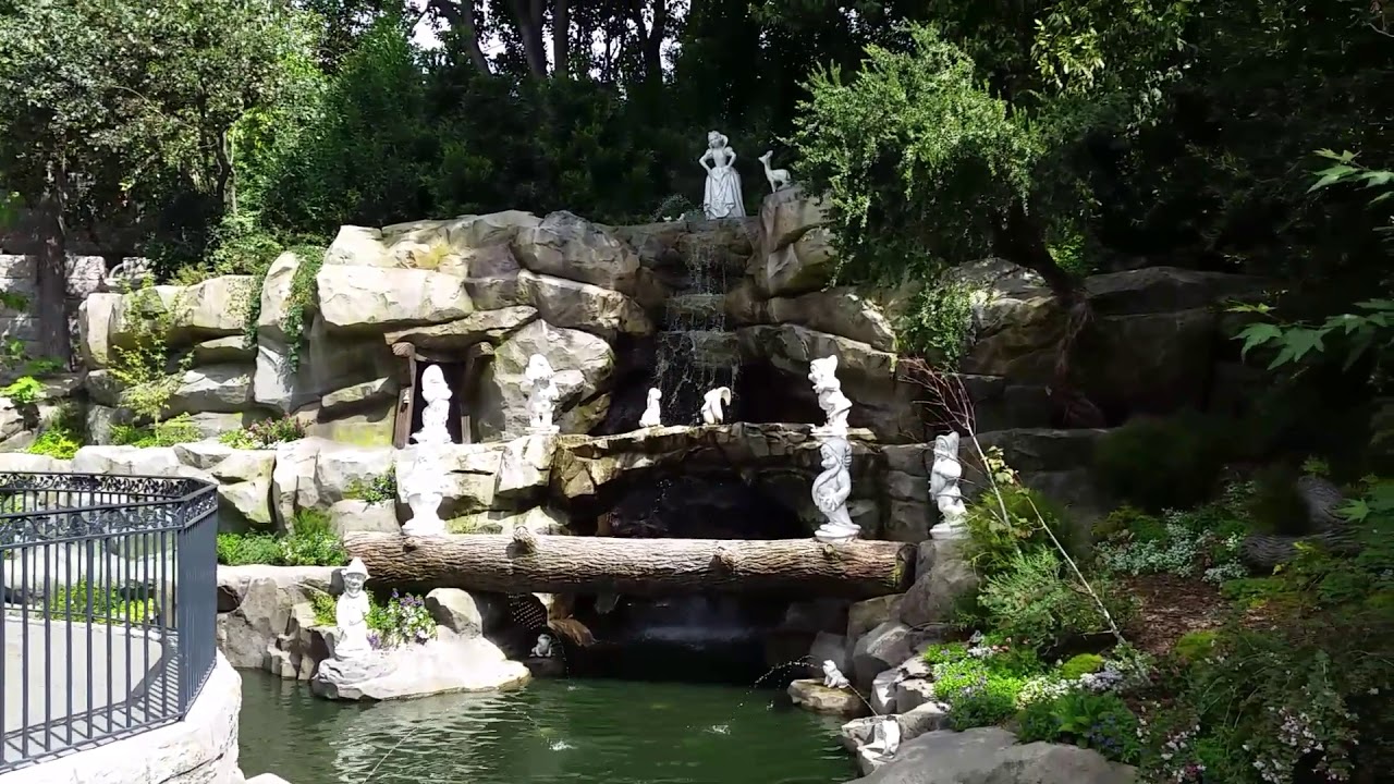 Snow White's grotto Disneyland - YouTube