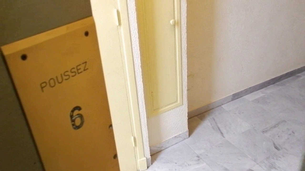 Very nice EMR elevator, Boulevard Dubouchage, Nice, France - YouTube