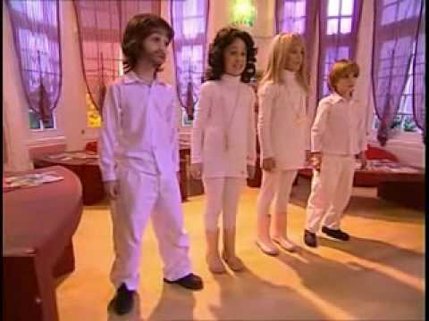 Chiquitita dime porque - YouTube