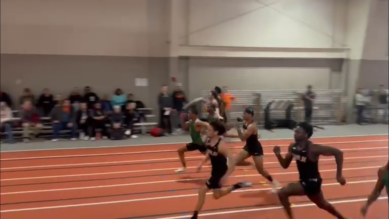 60 meter dash (6.93) - YouTube