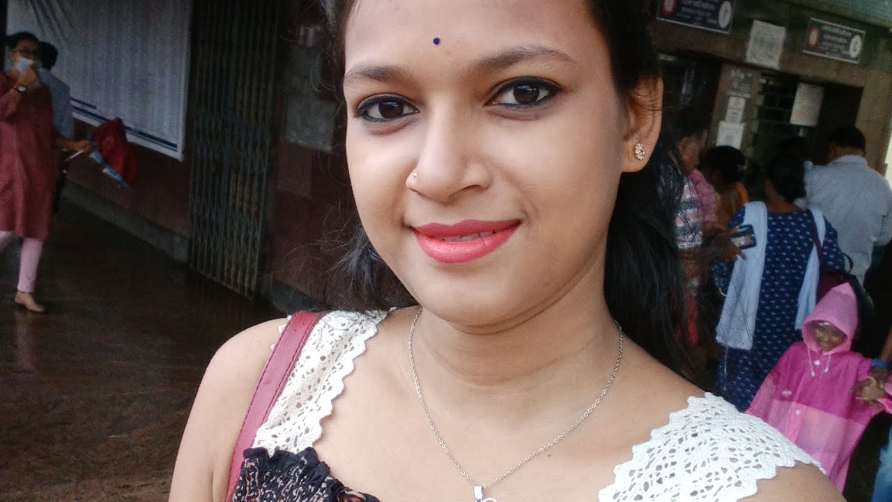 Manashi Ghosh is live! জন্মাষ্টমী অনেক অনেক শুভেচ্ছা সবাইকে - YouTube