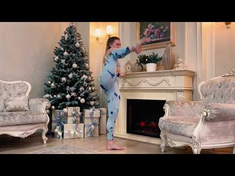 NER YEAR and NEW VIDEO. Flexible girl. Stretching legs. split. YOGA time.