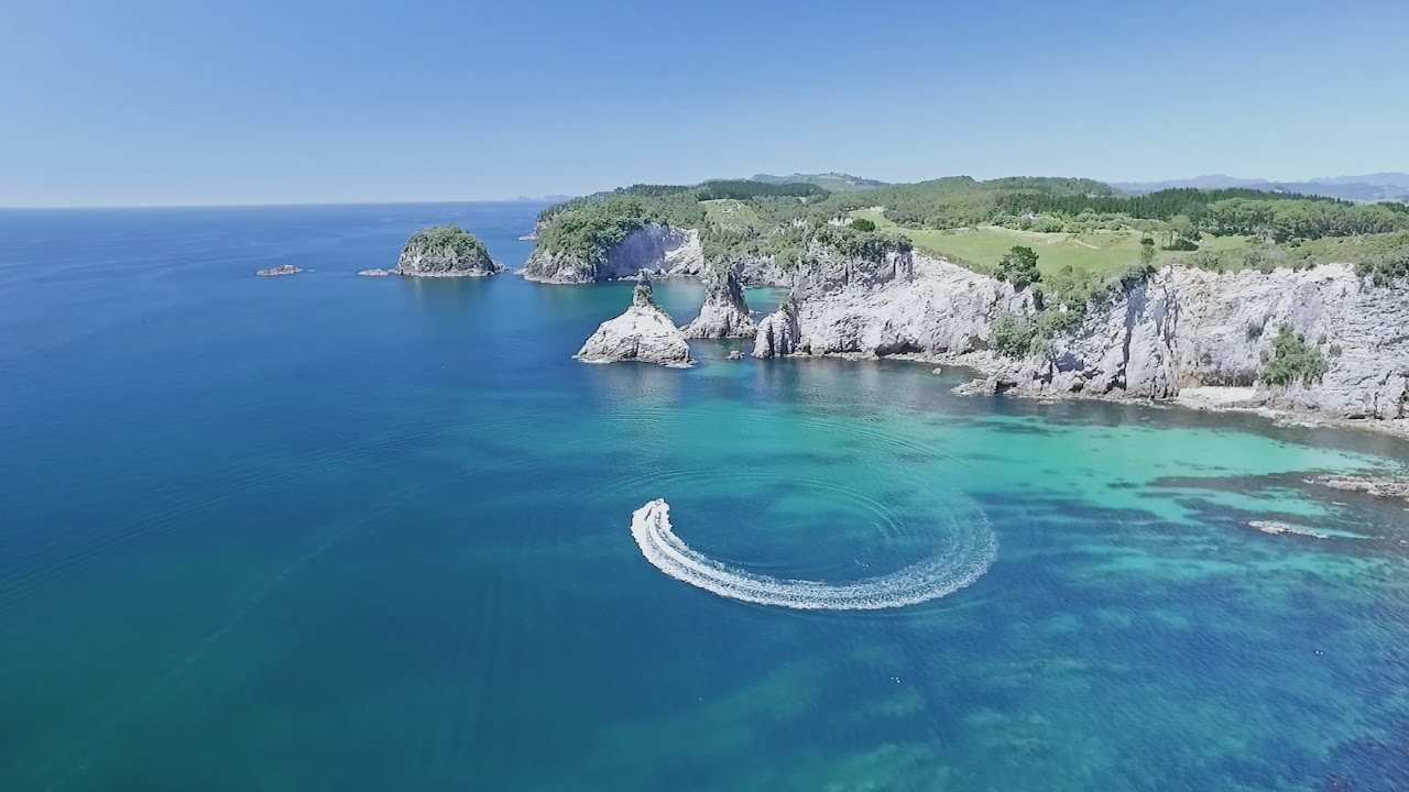 Hahei Explorer - Cathedral Cove Boat Tour - YouTube