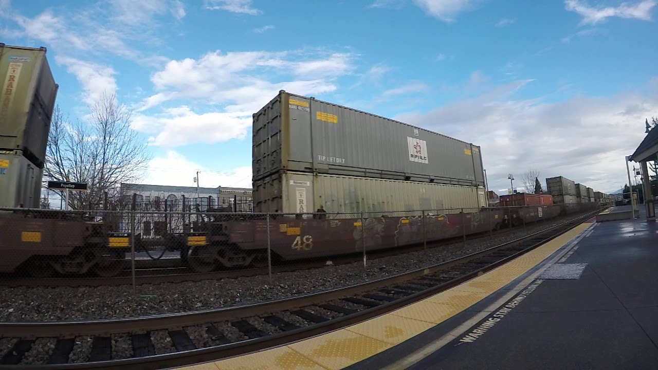 BNSF 9064 Southbound Garbage Train In Puyallup, Washington (12-30-2020 ...