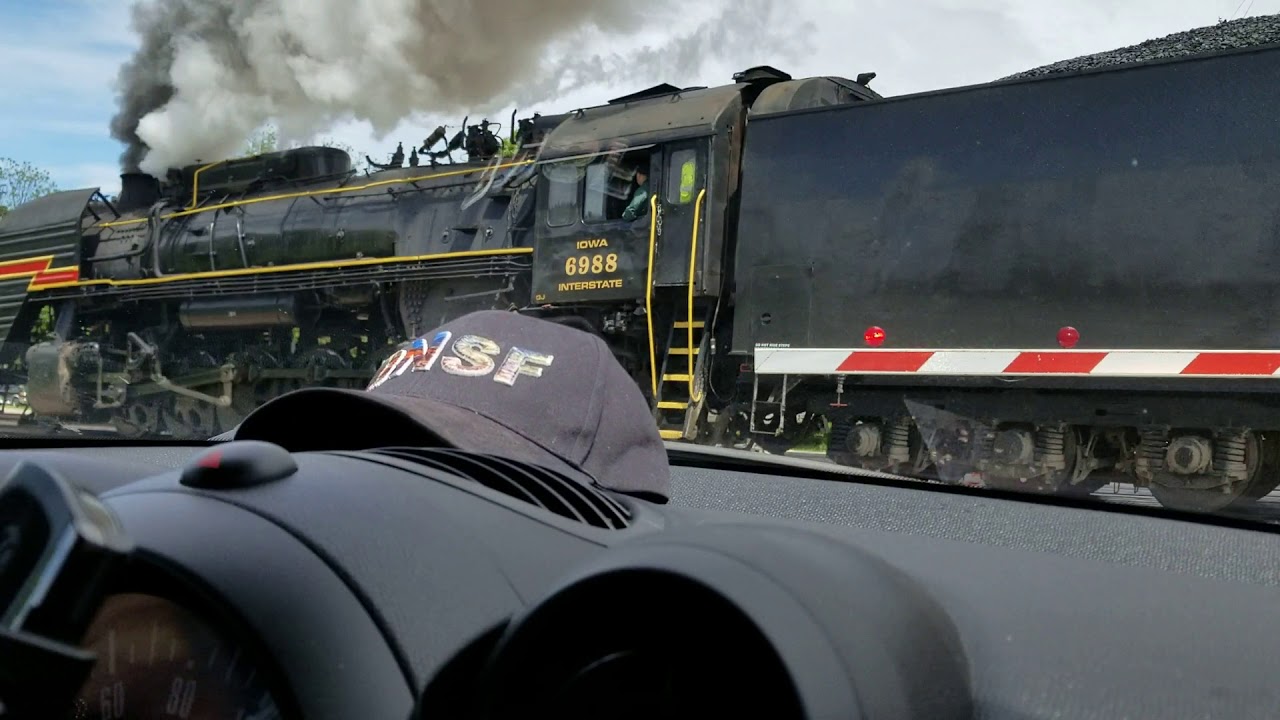 IAIS 6988 runs through Akinson,ILLINOIS at 43mph - YouTube
