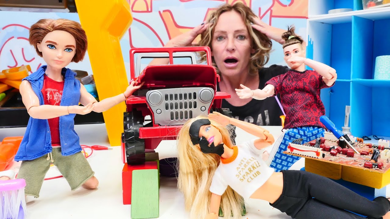 Nicoles Arbeitsagentur. Barbie arbeitet in der Werkstatt. Spielspaß mit ...