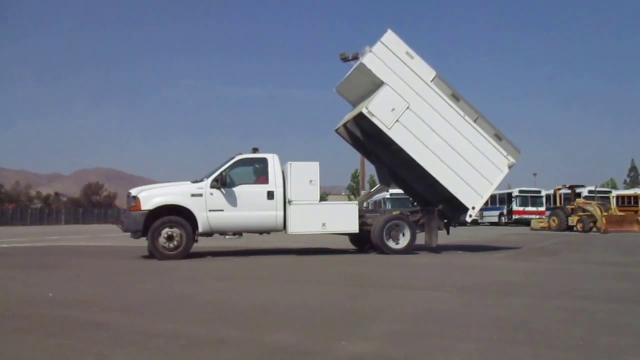 2001 Ford F550 Utility Chipper Truck - YouTube
