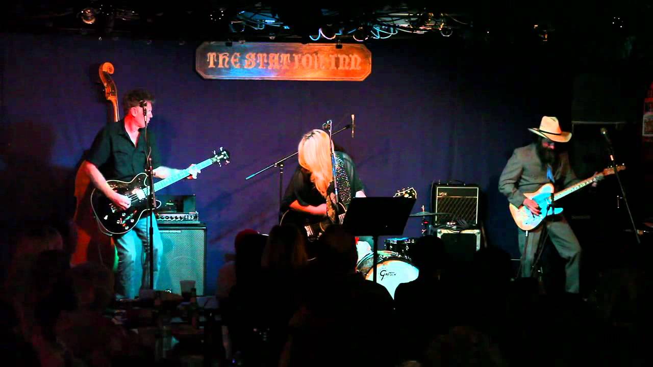 CHELLE ROSE - RATTLESNAKE IN THE ROAD - YouTube