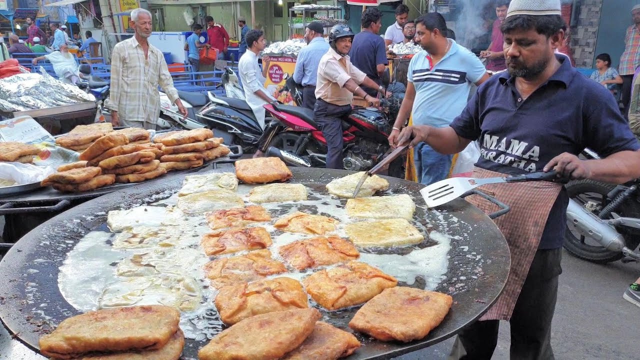 Mughlai Chicken & Mutton Paratha || Rander Ramzan Bazar , Surat || Amul ...