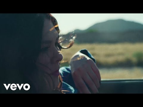Yuridia - Empieza a Preocuparte (Video Oficial)