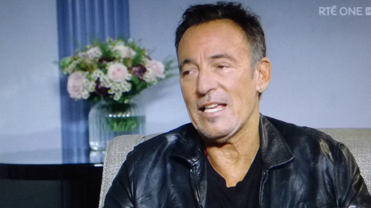 2016-11-04 Bruce Springsteen interview on The Late Late Show - YouTube