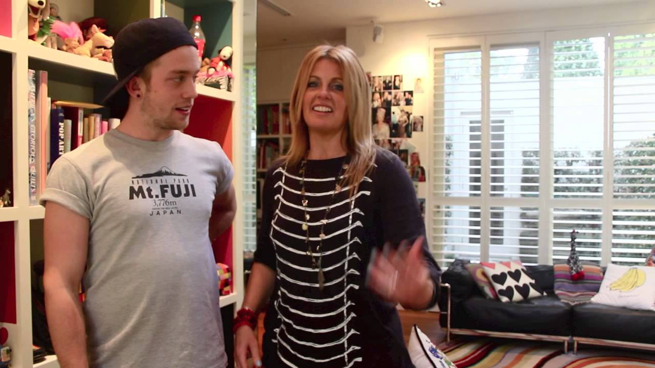 WICKED'S NEW CHISTERY MATT HOLLY TALKS TWISTED BROADWAY - YouTube