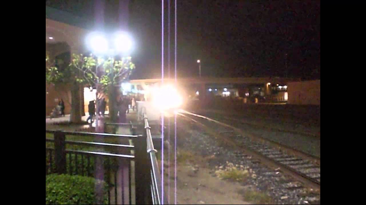 metrolink christmas train in Oxnard Ca - YouTube