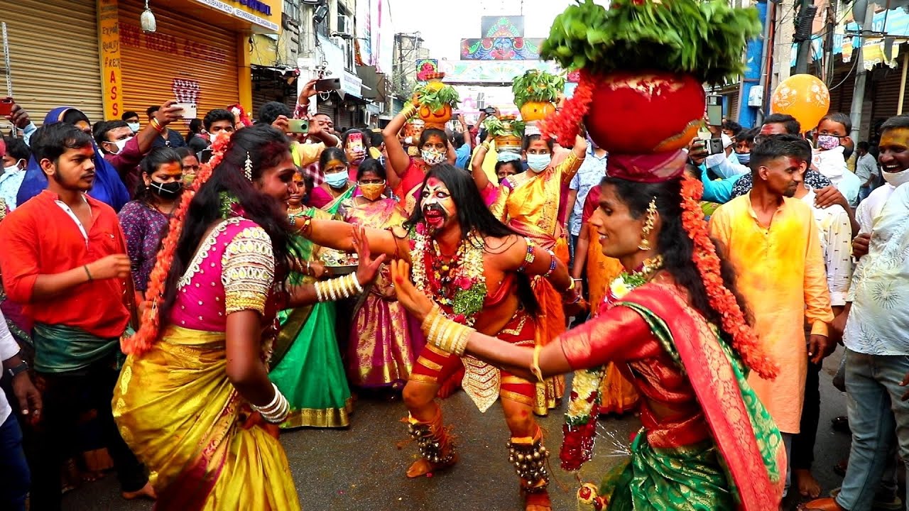 Bonalu 2021 Dance | potharaju Teenmaar Dance | Uppal Naresh Bonam ...