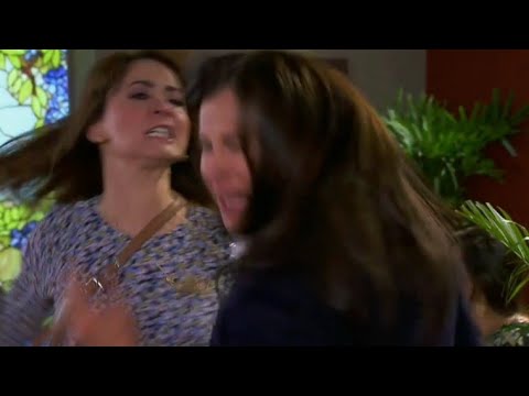 Simplemente María | Estela Cachetea A Vanessa Televisa