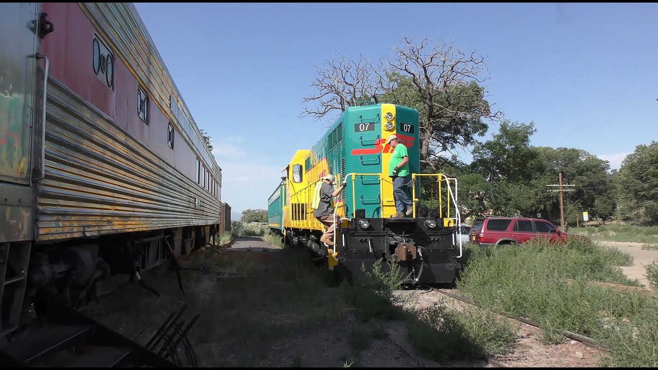 Santa Fe Southern Railway Switching Operation - YouTube