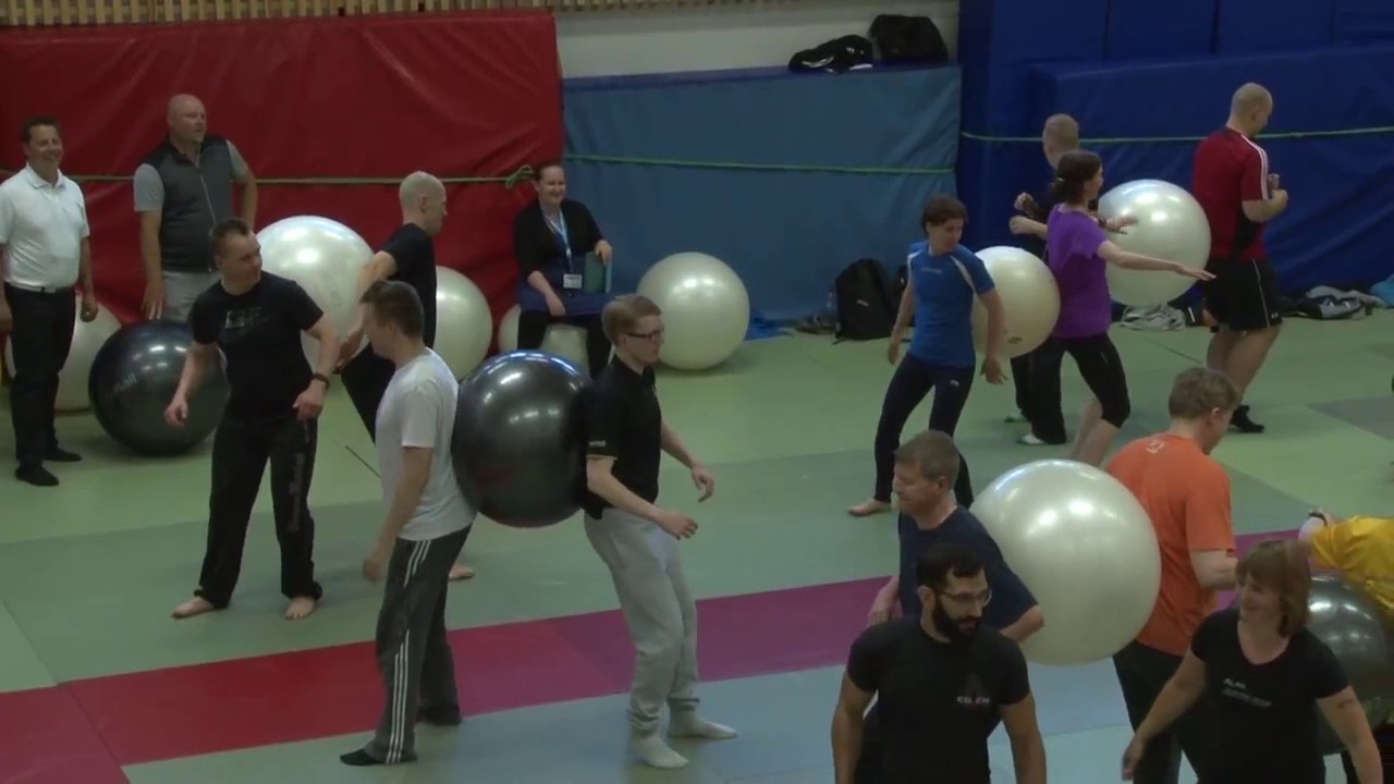 Dynamic core training on Swiss Ball - YouTube