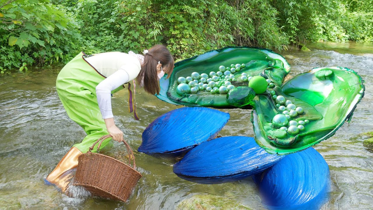 😱🎁😱 The Mutant Clam’s Promise: A Girl’s Journey to Retrieve Pearls That ...