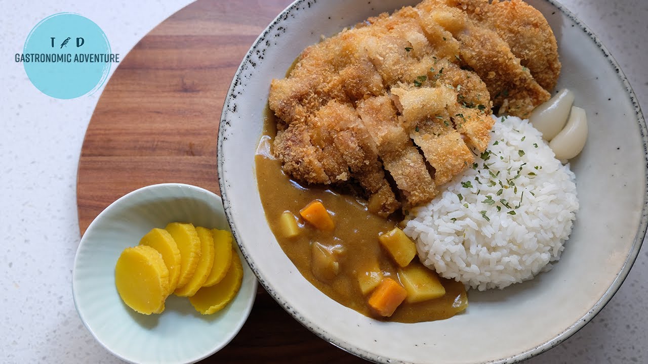 Katsu Curry (Tonkatsu/Chicken Katsu with Japanese curry sauce) - YouTube