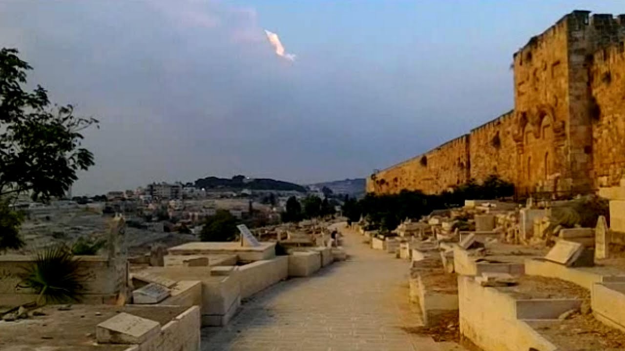 Behold, He comes with clouds; and every eye shall see Him - YouTube