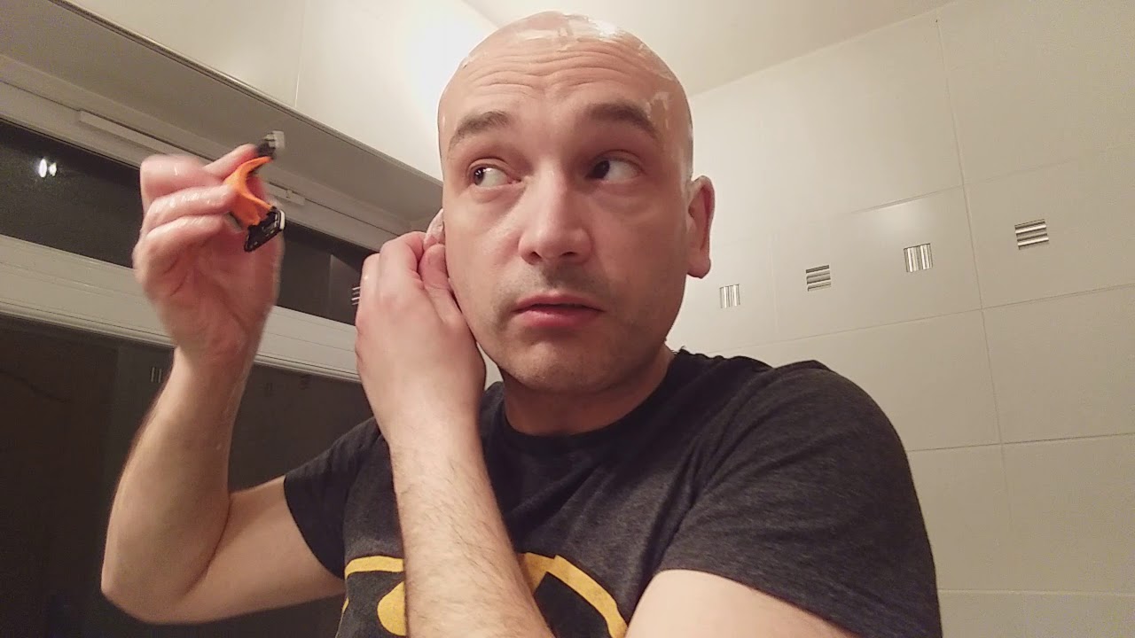 Halftime Razor review, head shaving, in the UK - YouTube